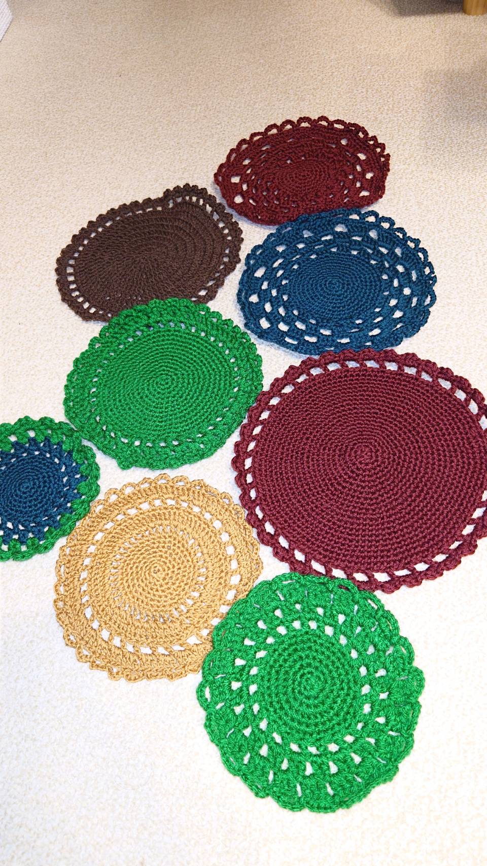 ムトぴょんのお袋は89歳ですがボケ防止に編み物をやっております。お袋は、目も良くて手先も疲れ知らずですので気付いたら沢山の編み物が出来上がっておりました～!!(笑)冬には帽子、マフラー、手袋等 ...