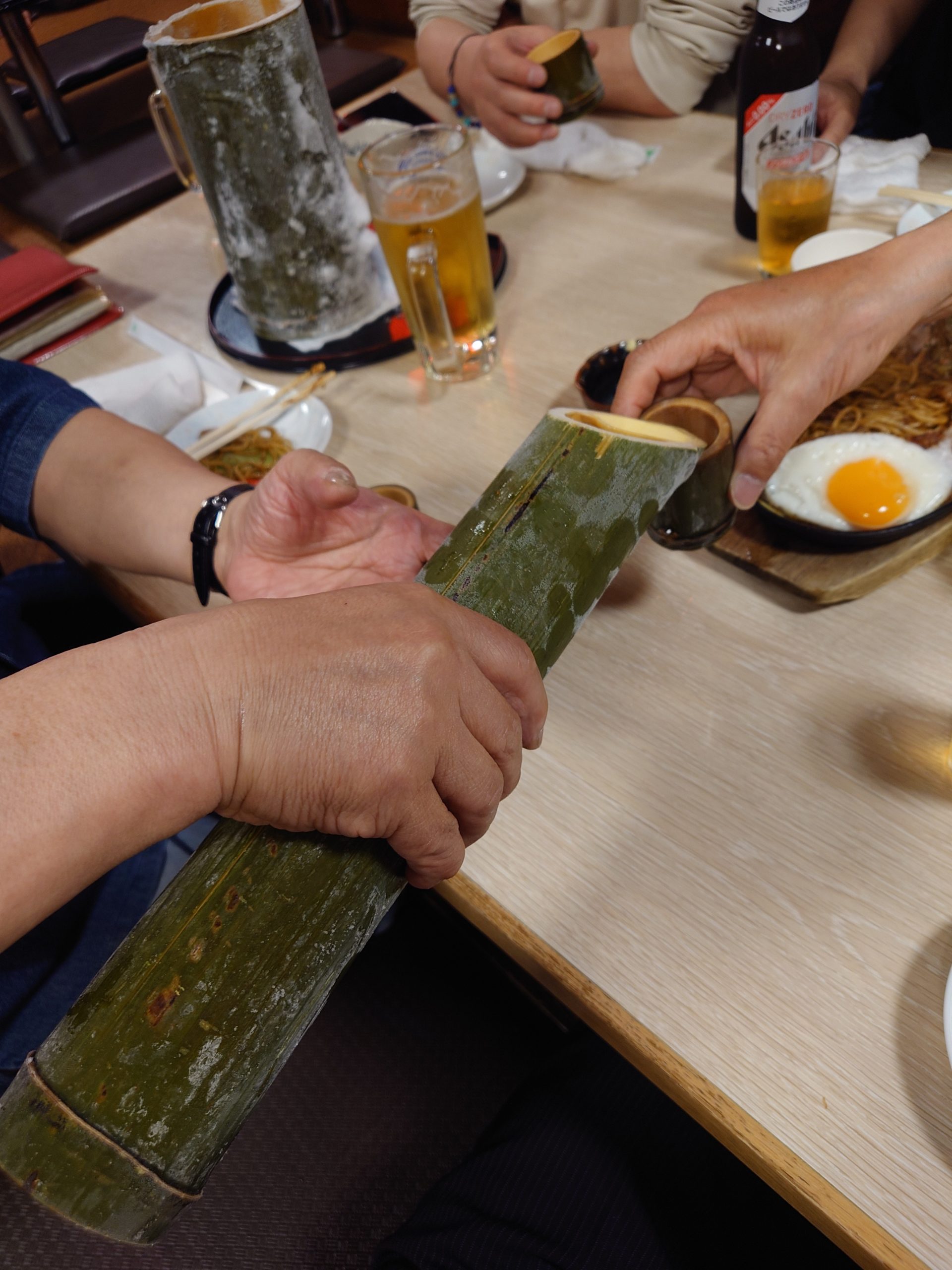 ムトぴょんのバンド(CKB55)練習は大須のスタジオでやっておりますが練習後の打ち上げがマストであります～(笑)今回、有名な居酒屋【お馬のおやこ】さんへバンドのメンバーと初めて行ってきました ...